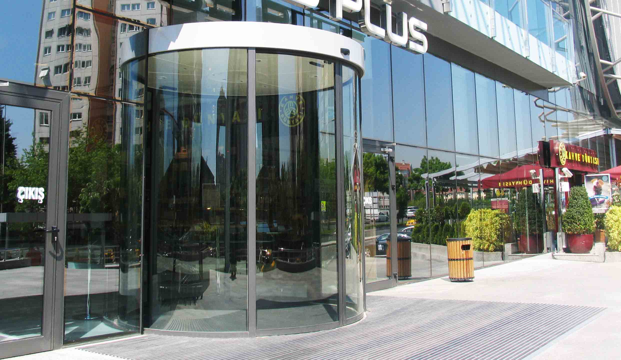 Saturn - Circular Sliding Door - Prosale